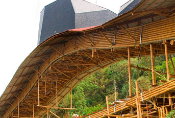 TEJIENDO HISTORIAS DE MI PUEBLO SALAMINA: LA GUADUA Técnicas Tradicionales