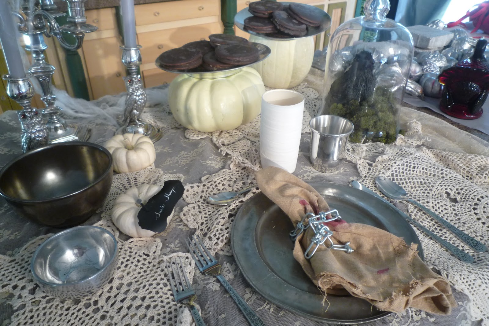 Tablescape Tuesday: Haunted Mansion Halloween – Kimberly Whitman