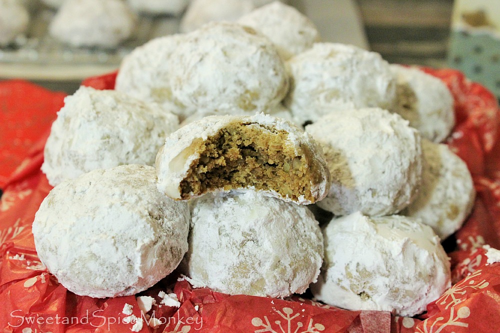 Sweet and Spicy Monkey: Gingerbread Russian Tea Cookies #fbcookieswap