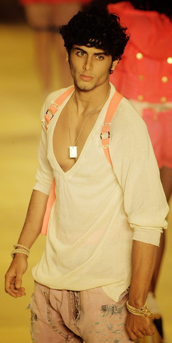 Fashion 4 men: Jesus Luz