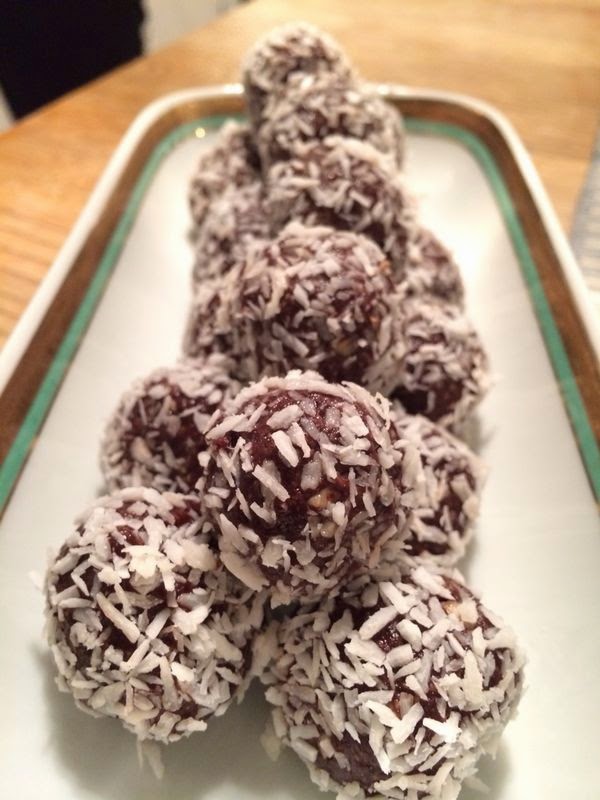 Sandras raw food: Raw food kokosbollar