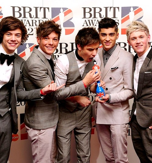 Conociendo a One Direction...: Capitulo 49