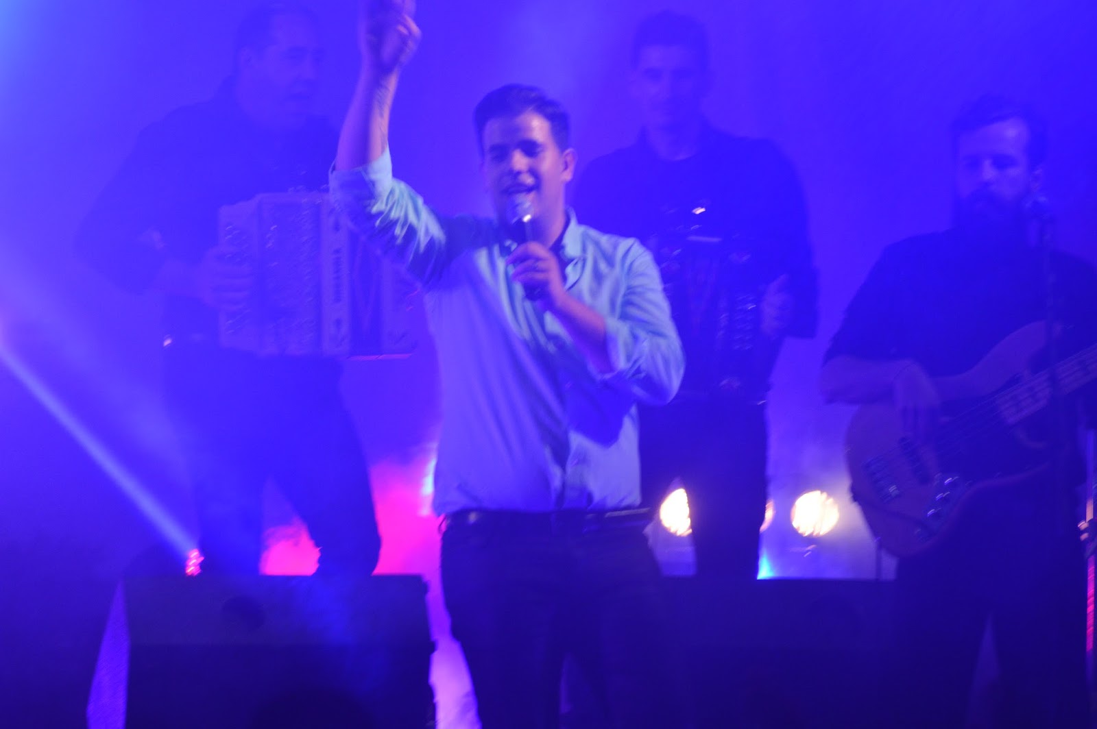 Victor Rodrigues e sua banda : VICTOR RODRIGUES AO VIVO 915174949 TOUR ...