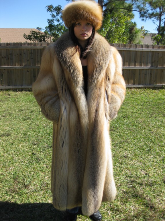Fur Coat: Sumptuous fox fur coat