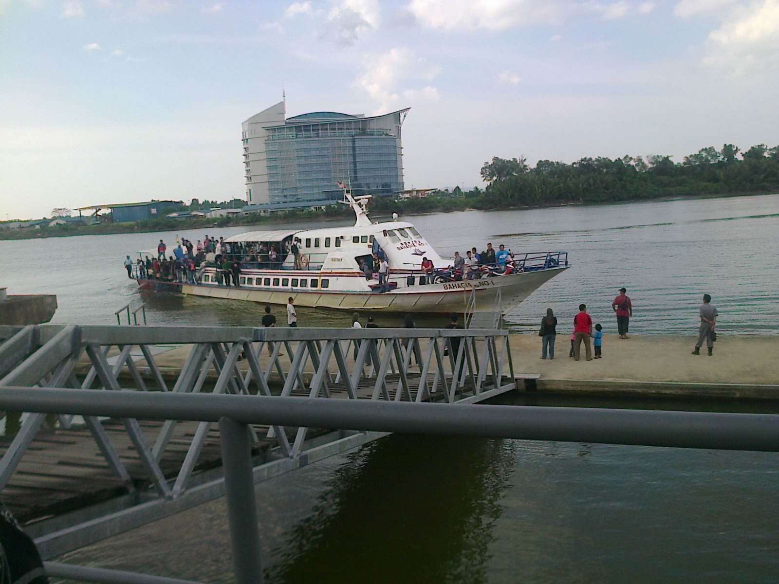 My Inspiration: Terminal Boat Express Penumpang Kuching