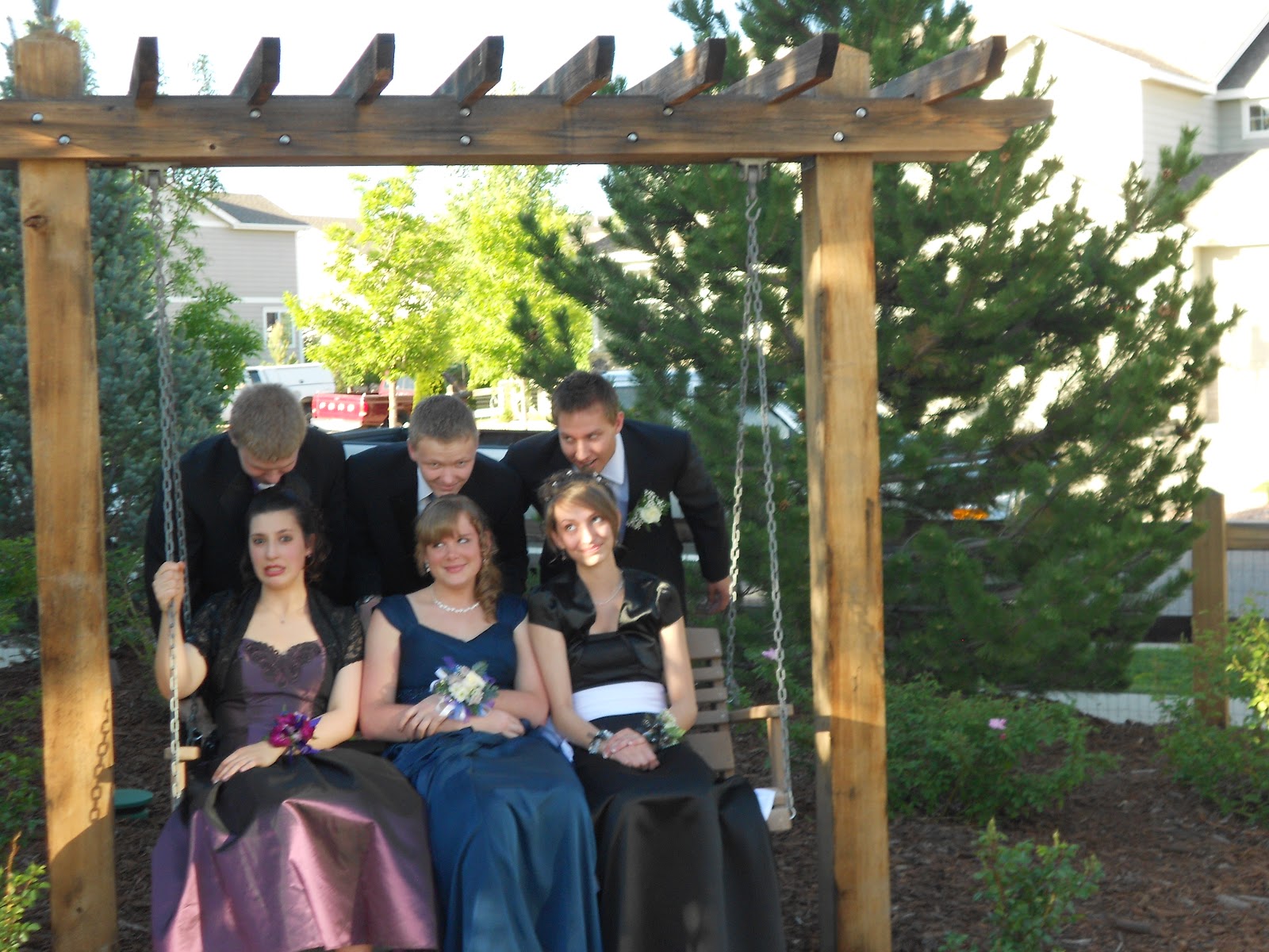 Hudson Family: MoRmOn PrOm