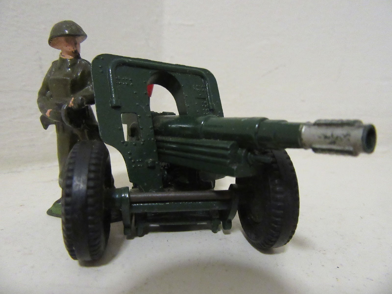 Toy soldiers and real battles: Cannon OTO Melara Mod 56 105mm