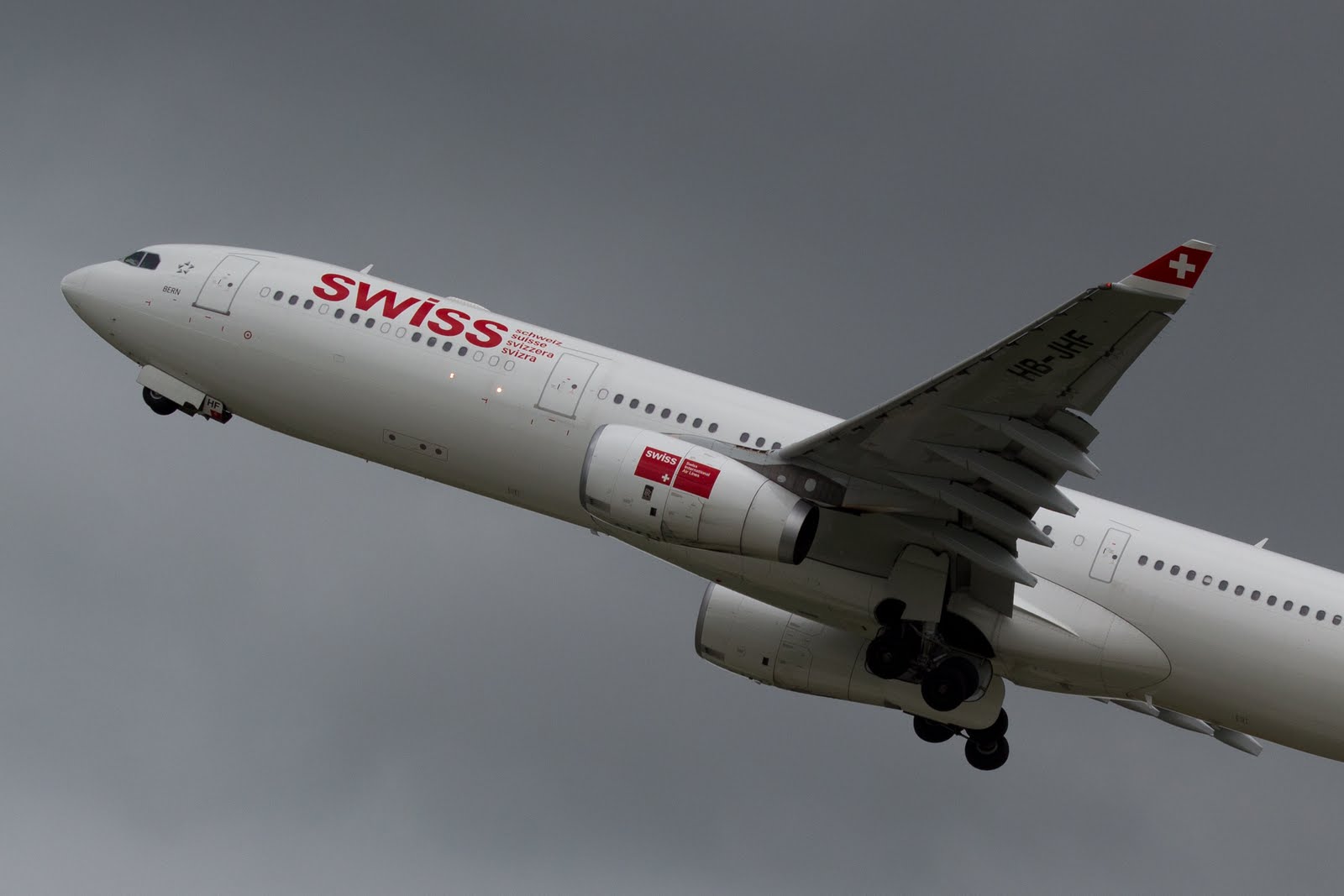 Orion's Aviation: Swiss Air Lines Airbus 330 + A340 fleet
