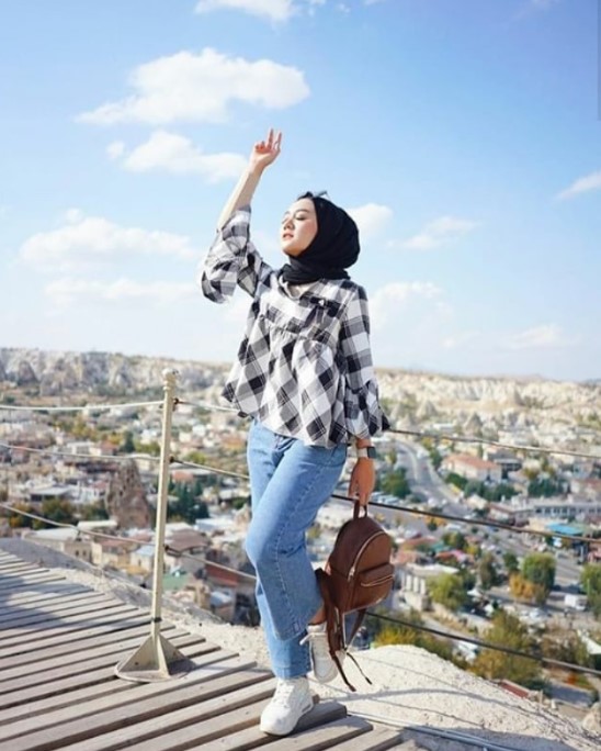 √ 32 Gaya Foto Sendiri yang Kekinian Paling Bagus untuk Instagram ...