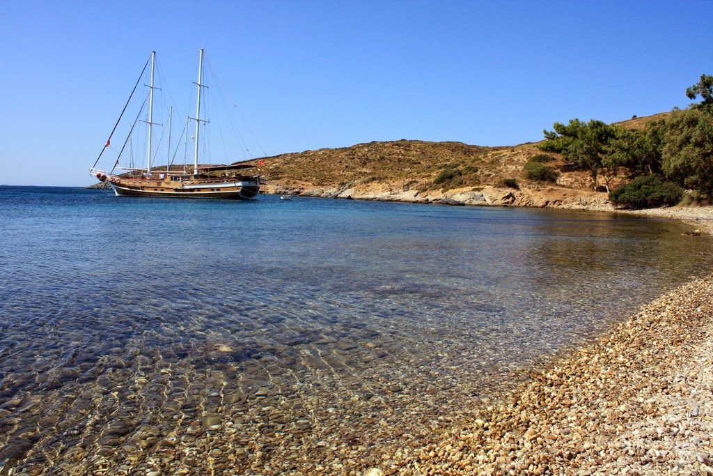 FRAMMENTI DI VIAGGI: Guida all'isola di LIPSI Grecia