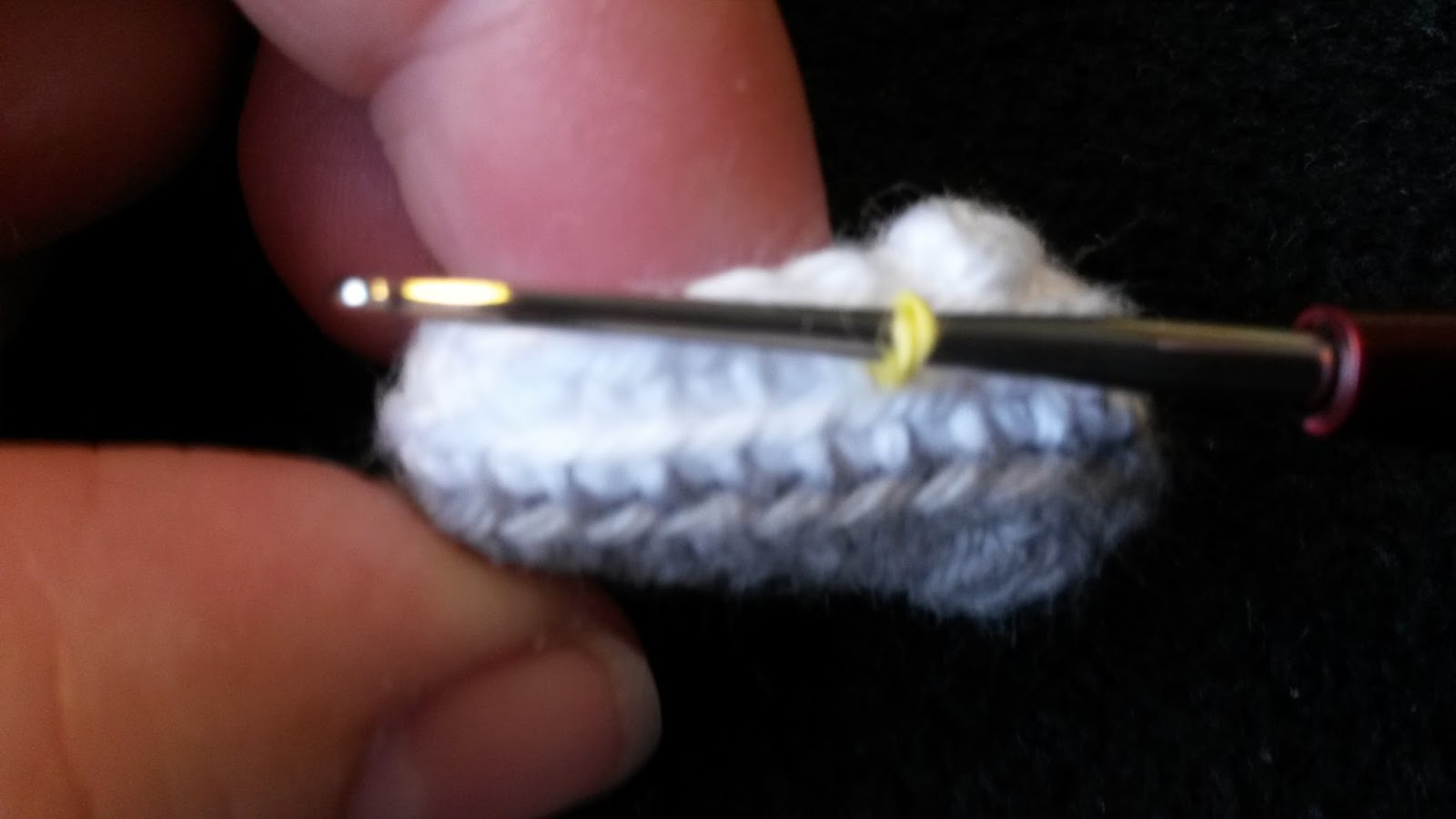 Made by Chippzan: Mini converse - FREE PATTERN