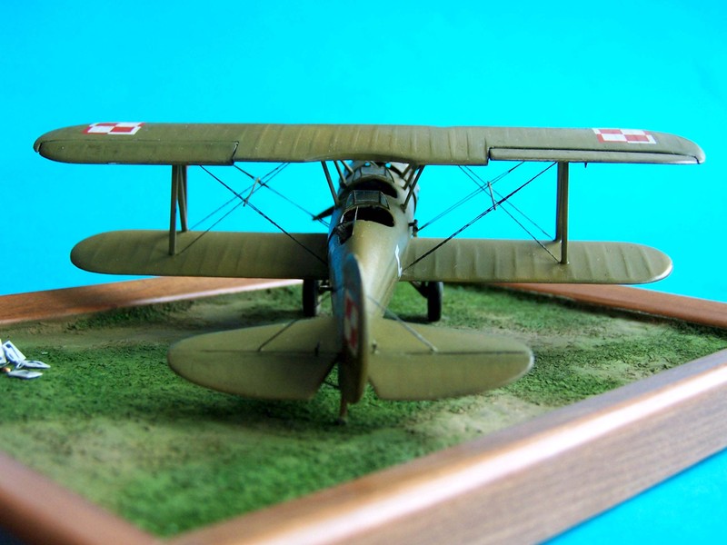 Modele z Szachownicą: PWS 16 bis (luty 2009, Lotnictwo II RP # 1)