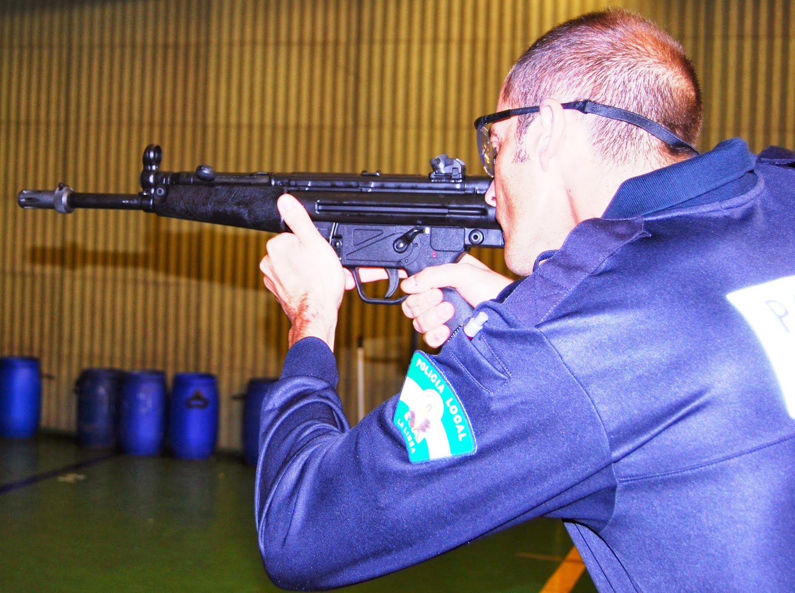 ACADEMIA DE POLICÍA DE LA COMUNIDAD DE MADRID: CURSO DE INSTRUCTOR DE TIRO
