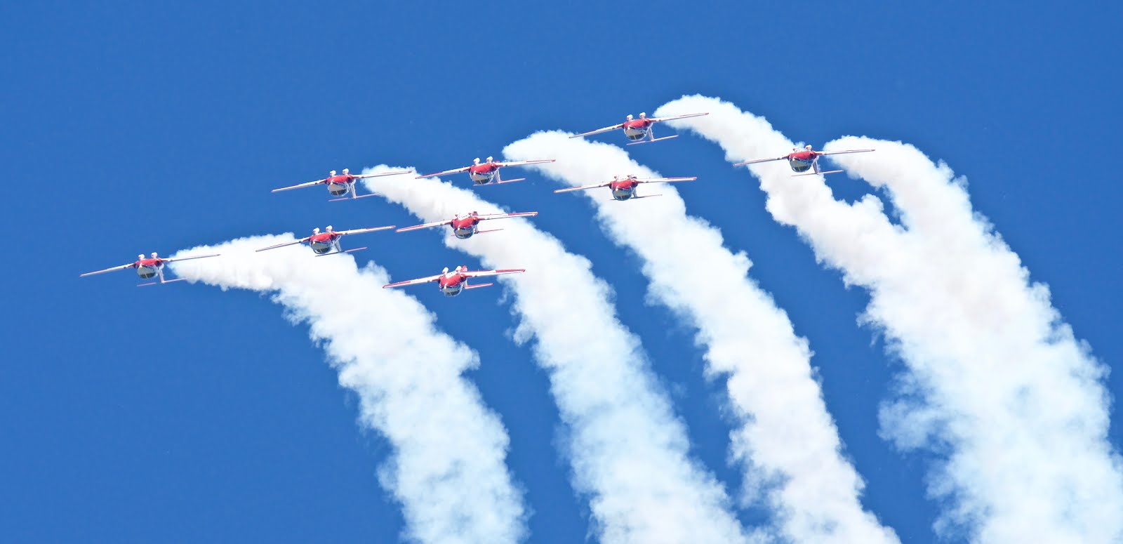 The Canadian Forces Snowbird Jet Team...9 at a Time!!!! Memphis Airshow ...