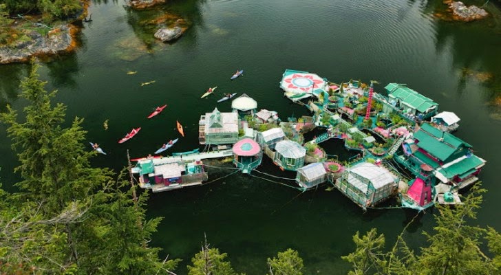 This Family Lives In Floating Fortress In The Middle Of The Ocean - The ...