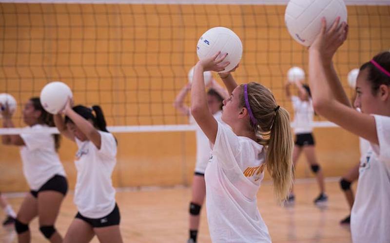 Latihan Kemampuan Passing Bawah dan Passing Atas Bola Voli - Edukasi Center