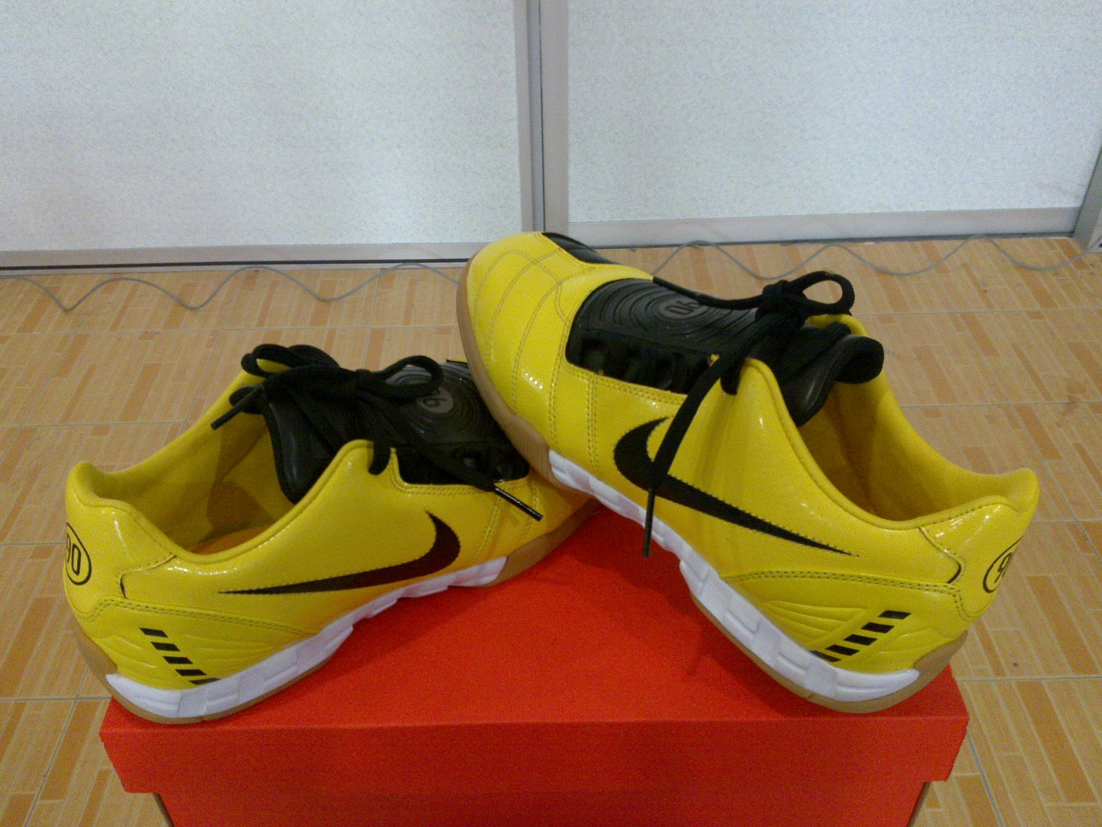 1-Mega Sport Centre "...: KASUT FUTSAL NIKE