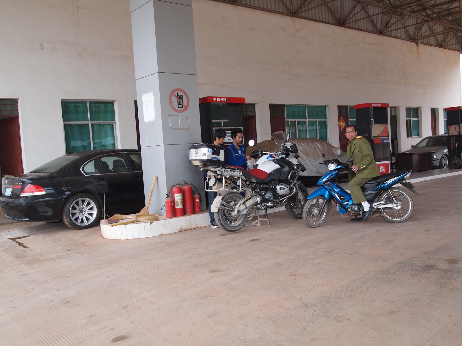 Globe NOMAD Rider...: A Night in Boten, Laos-China Border