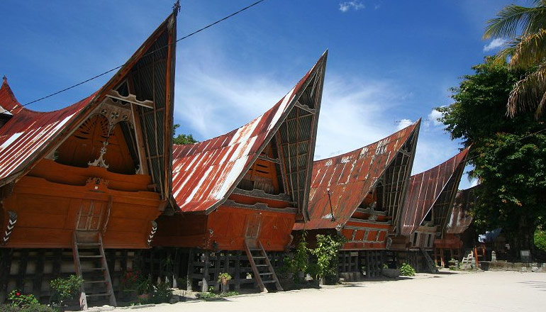 KARUNIA TOUR & TRAVEL