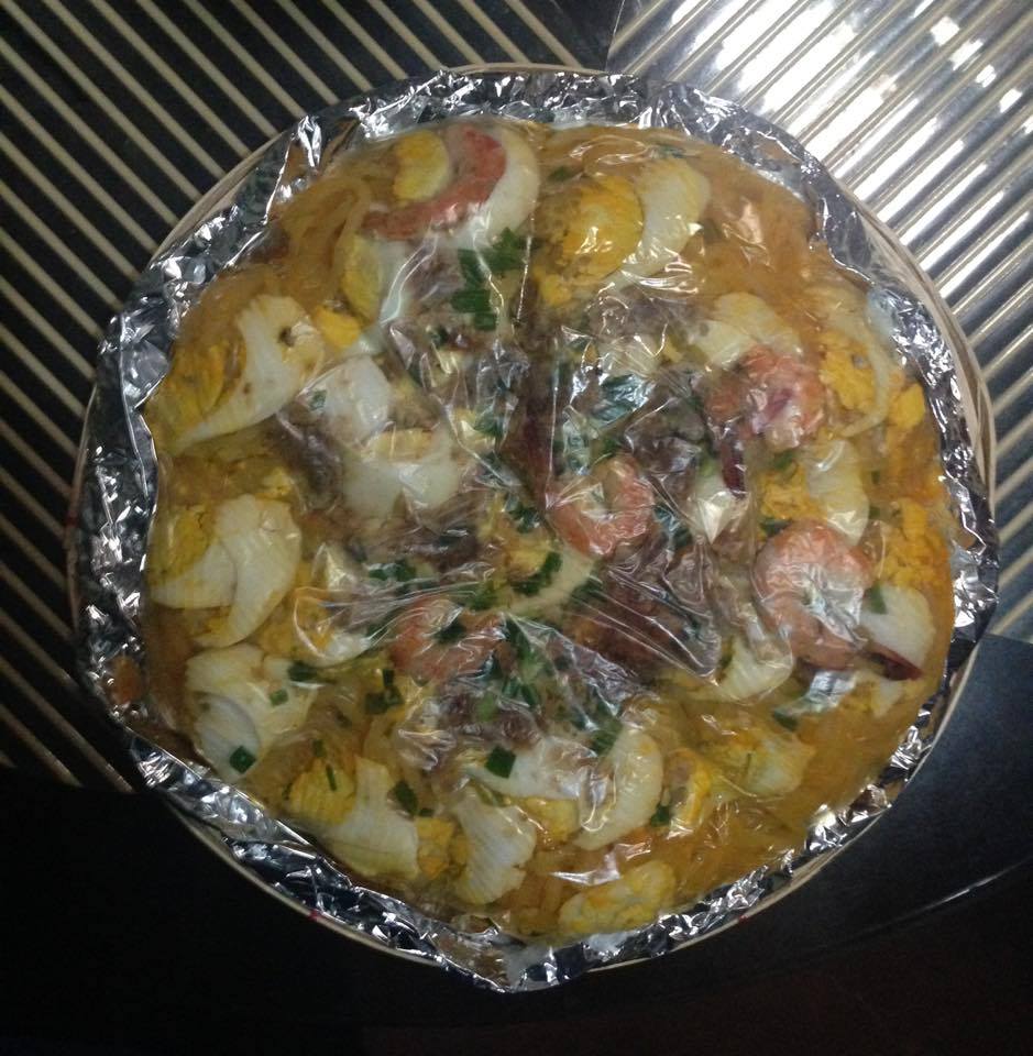 JOANE PANGILINAN: Pong Eats: Dolora's Hauz of Pancit Malabon 🍝