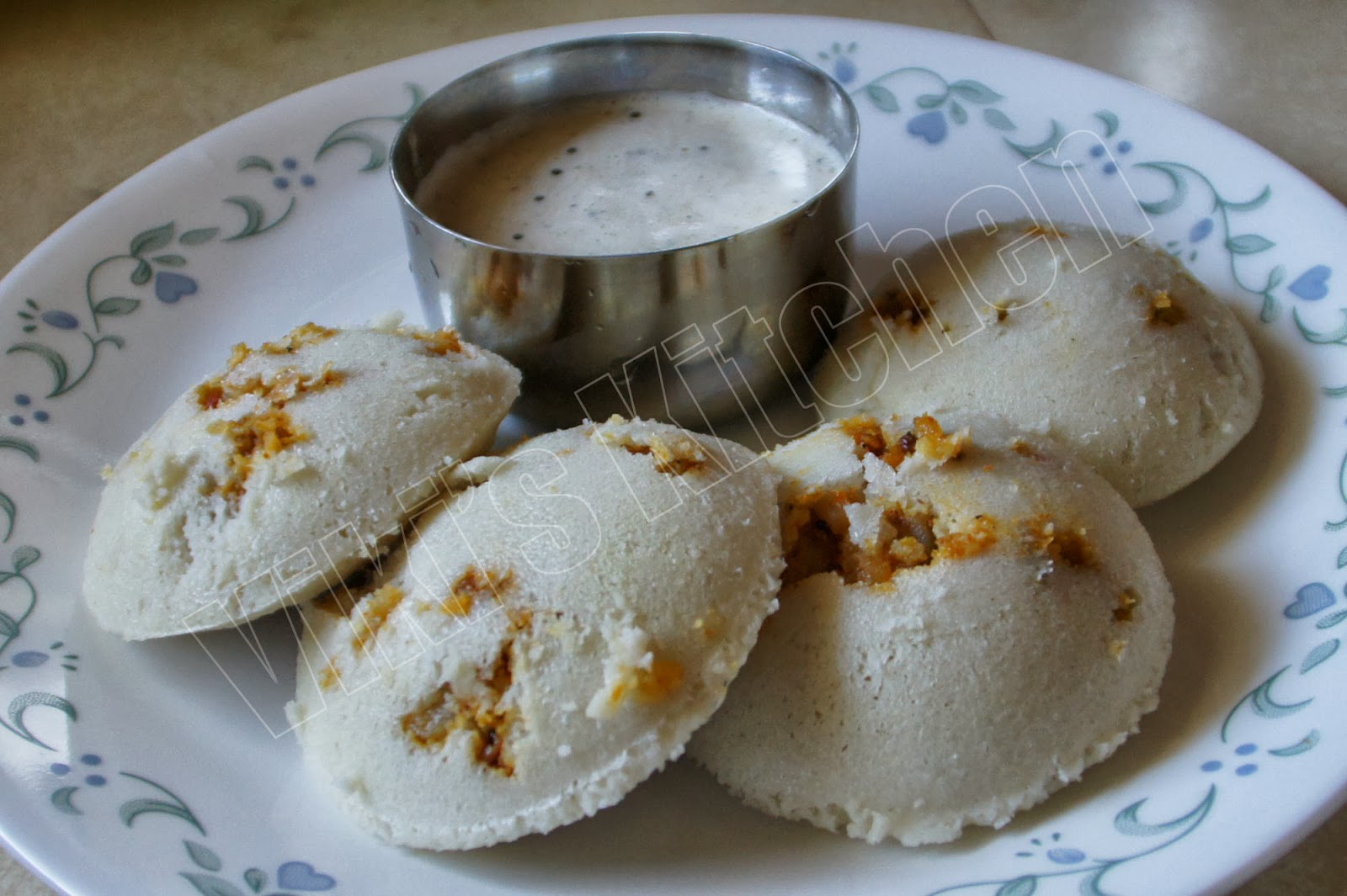 Viki 's Kitchen: Masala Idly