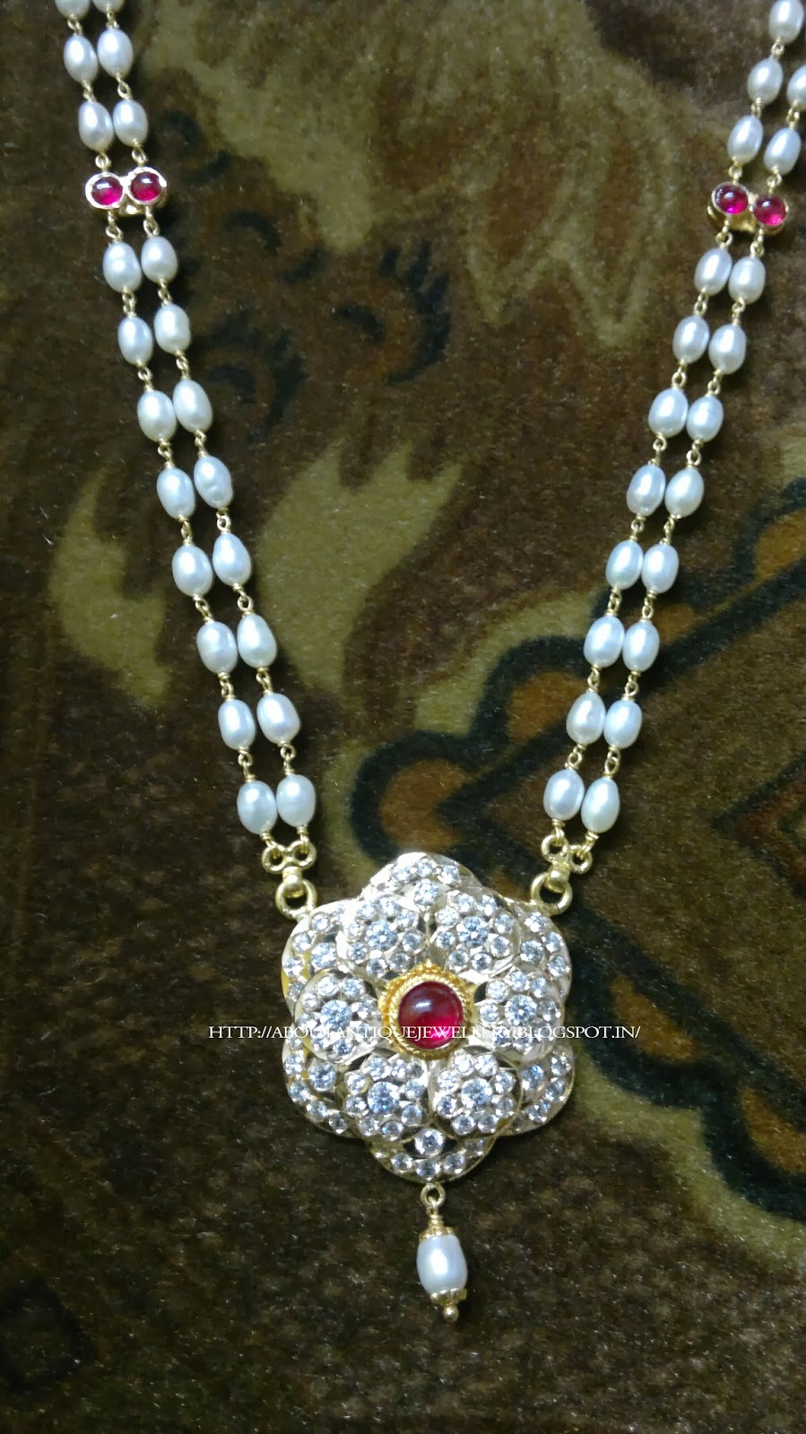 Antique Jewellery: Pearl Haram with American Diamond Pendant