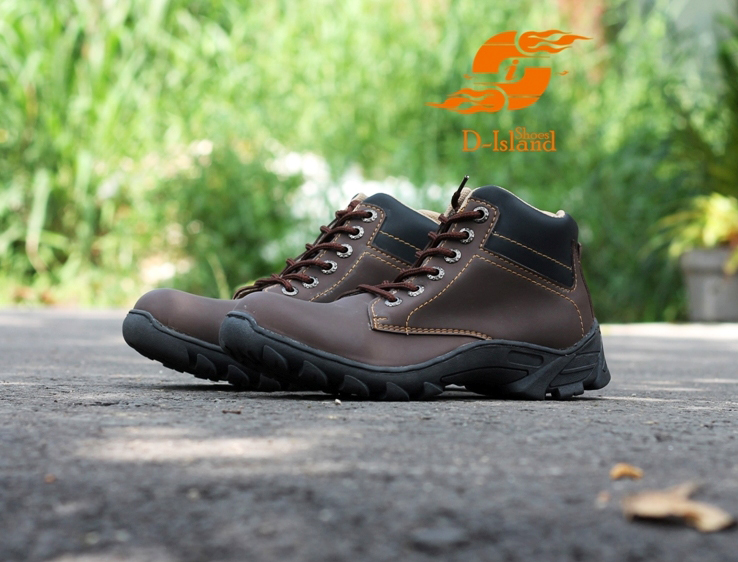 JUAL MODEL-MODEL SEPATU PRIA BERKUALITAS SEPATU BOOTS DAN SEPATU CASUAL ...