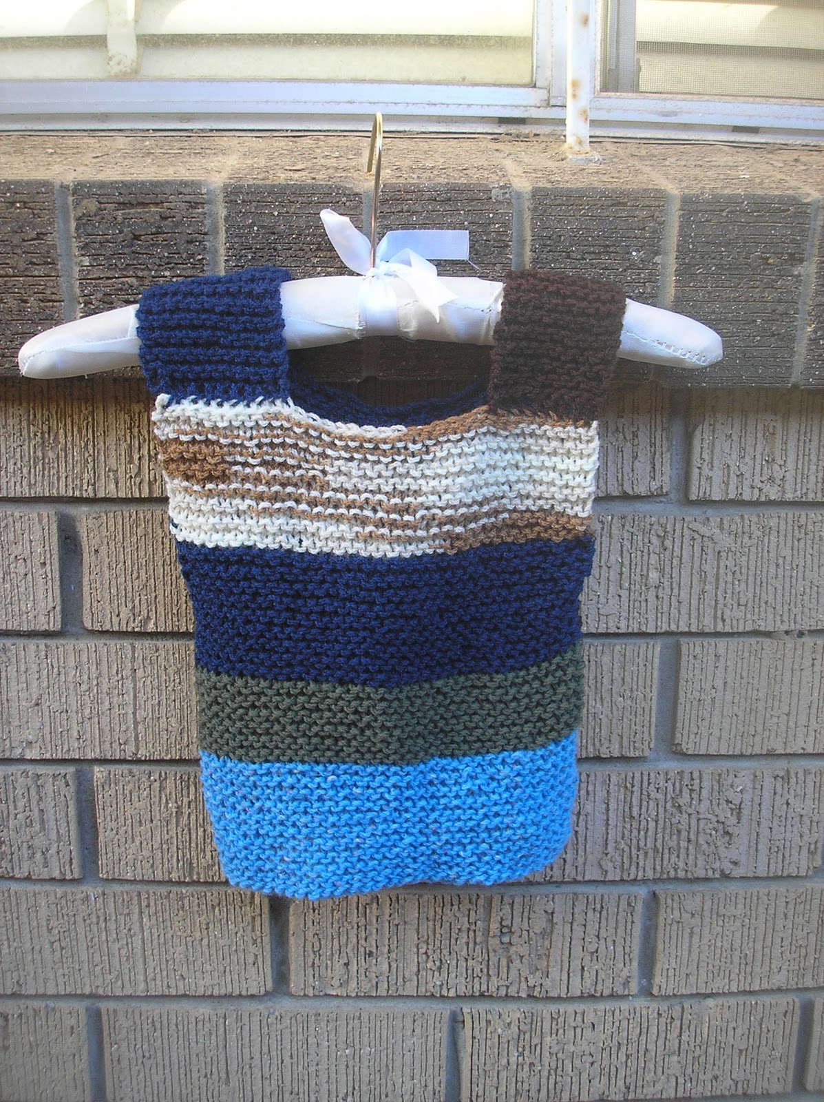 As snug as a bug in a rug: WFMW - Free pattern - very simple slipover ...