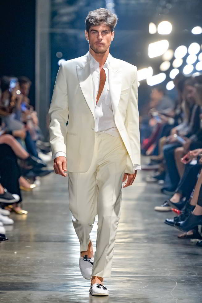 milano model: MURILO LOMAS S/S 2017 - SAO PAULO FASHION WEEK WITH ...