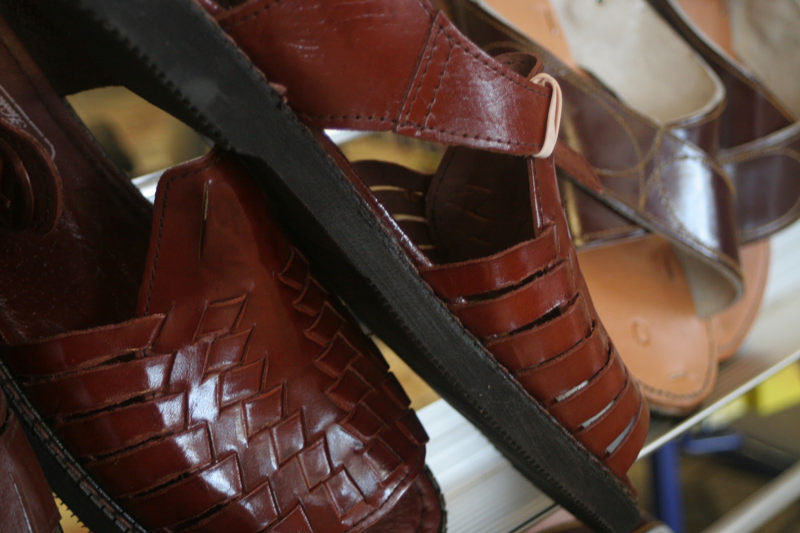 A Hispanic Matter: Shoes with history: ‘huaraches’