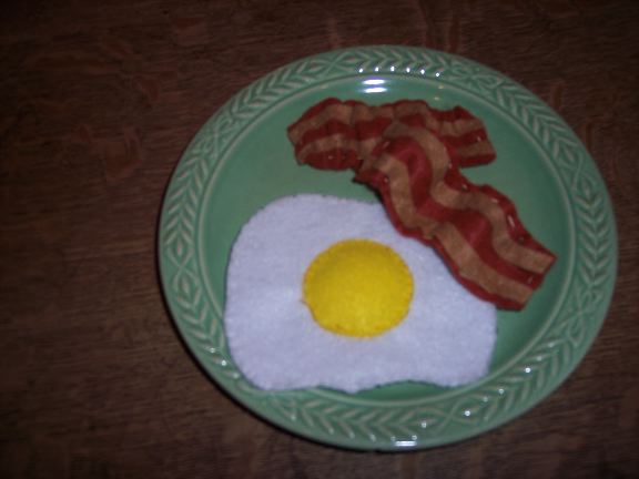 Mrs.T's Christmas Kitchen: Fantabulous Felt Food!