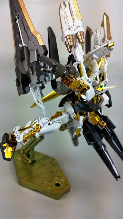 Custom Build: HG 1/144 "Full Armor" Gundam Astray Gold Frame