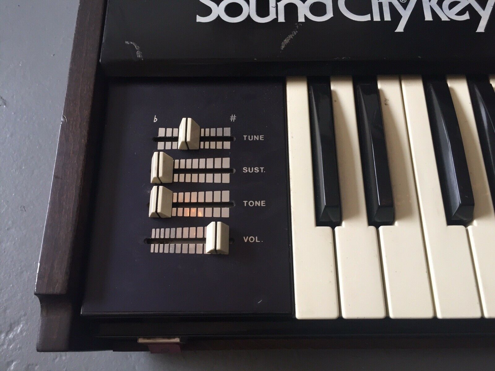 MATRIXSYNTH: Vintage SoundCity Key Bass Synthesizer