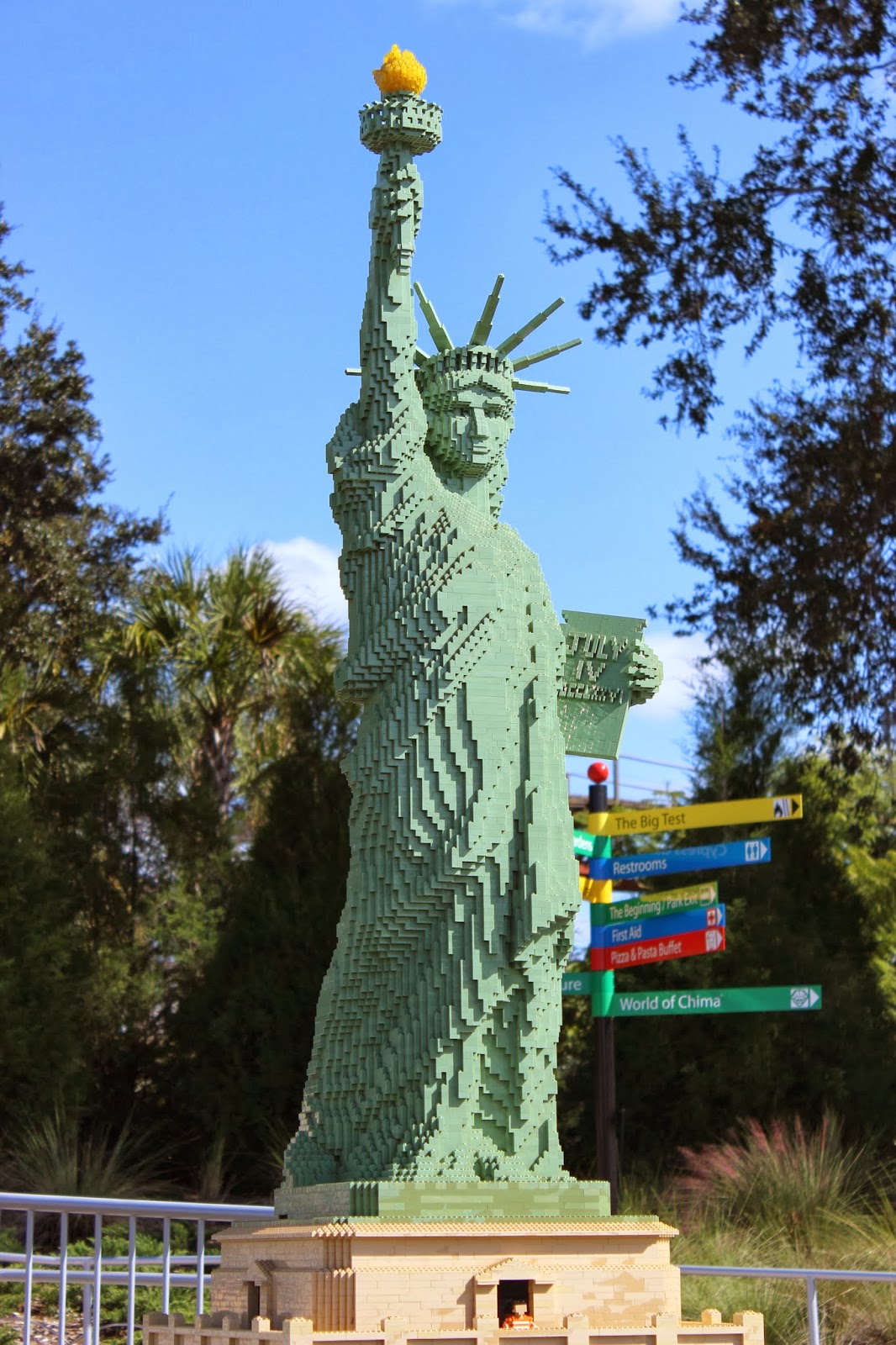 Gifts from the Pirates: Gifts from the Pirates in Orlando - Legoland ...