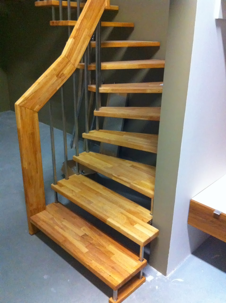 aus B wird HVL: Treppe