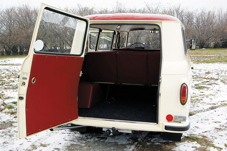 Streetcrawler's blog: Barkas B1000 - the clever van & bus from Chemnitz