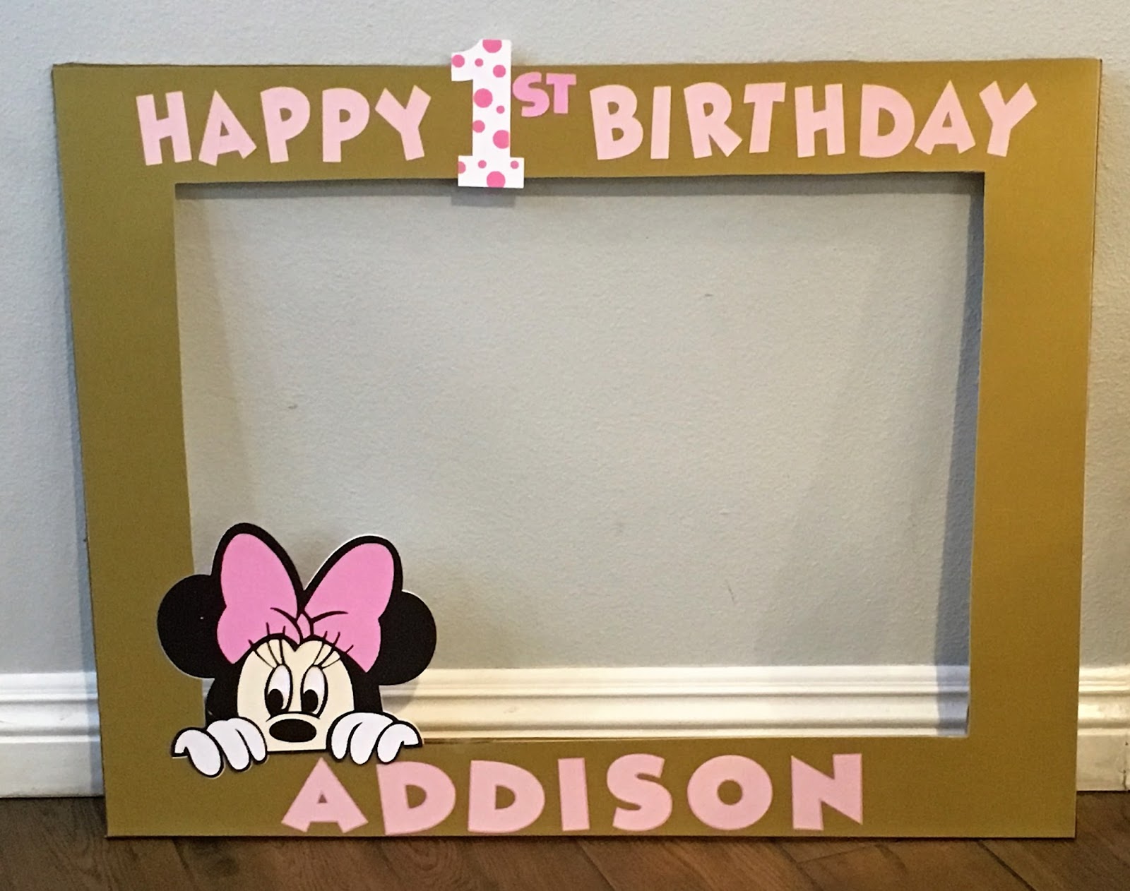 scrap-ali ever after: MINNIE MOUSE pink + gold birthday Photo Booth ...