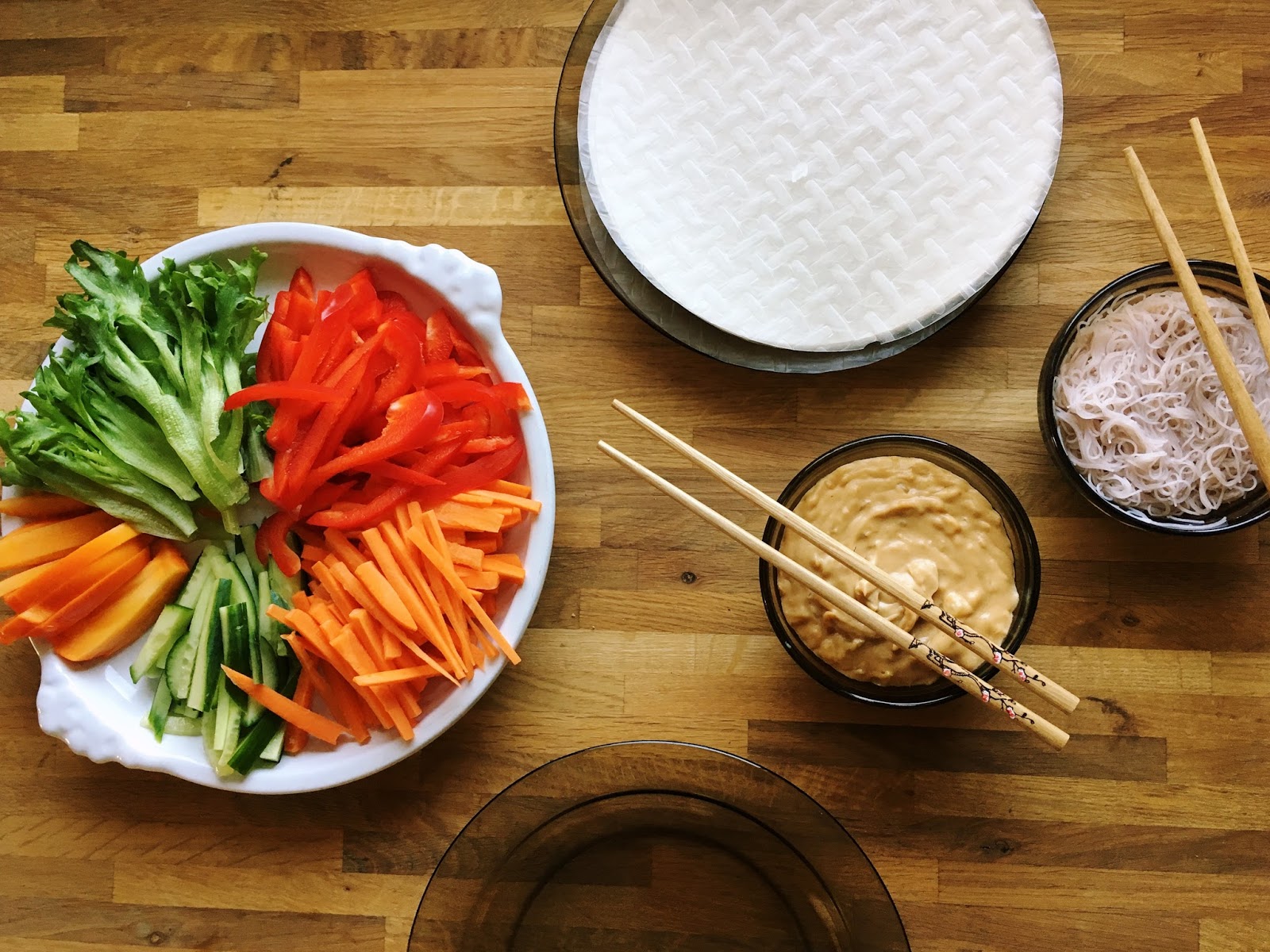 .jazzino.: Lihtne satay kaste kevadrullide kõrvale