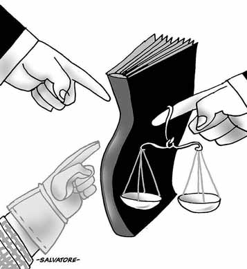 Analisis de Politica de Comunicacion: El Poder y El Derecho