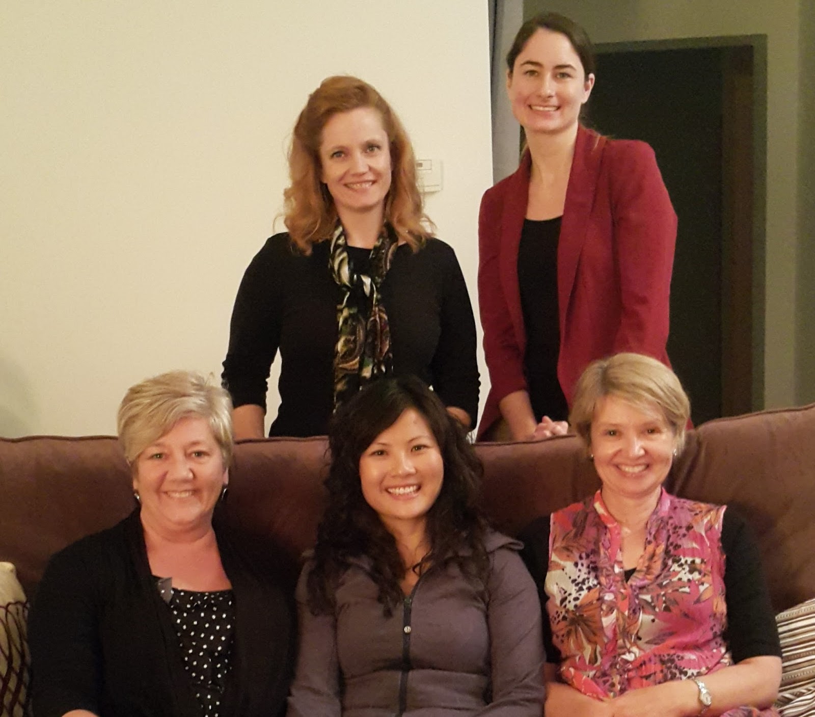 Chutes in Qatar: Lisa's Social Groups