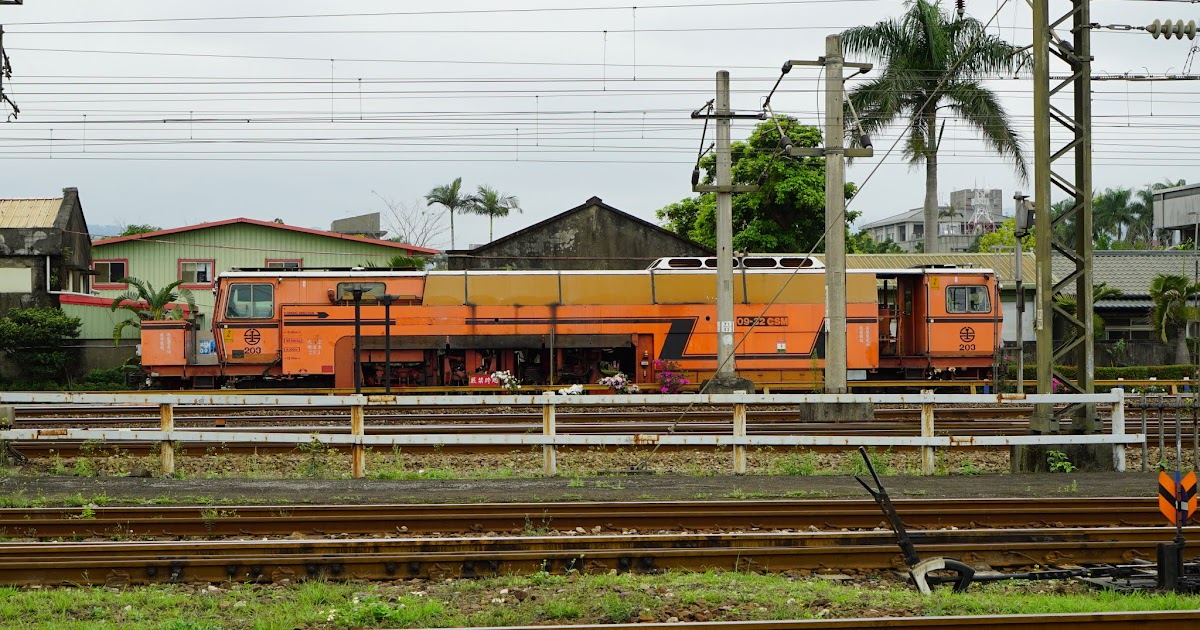 Blair's 鐵道攝影: 大型綜合砸道車 Plasser Duomatic 09-32 CSM Tamping Machine 203