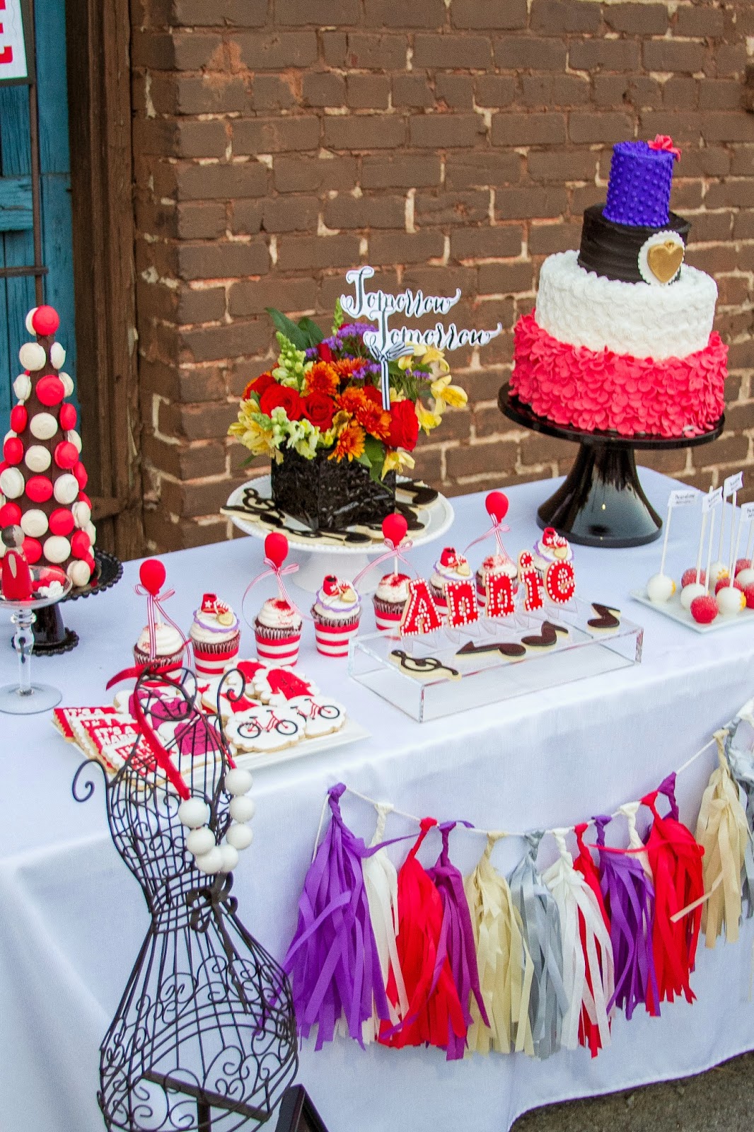 In Flight Party Ideas: Annie Movie Release Fan Party