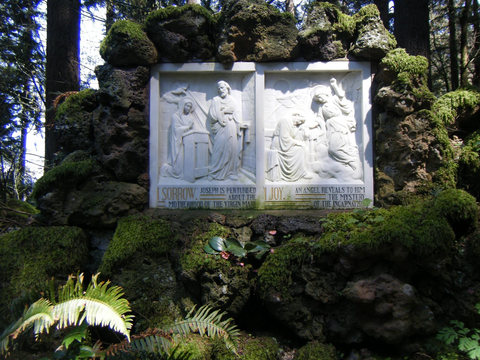 Happy Travels: April 22, 2011---The Grotto, Portland, Oregon