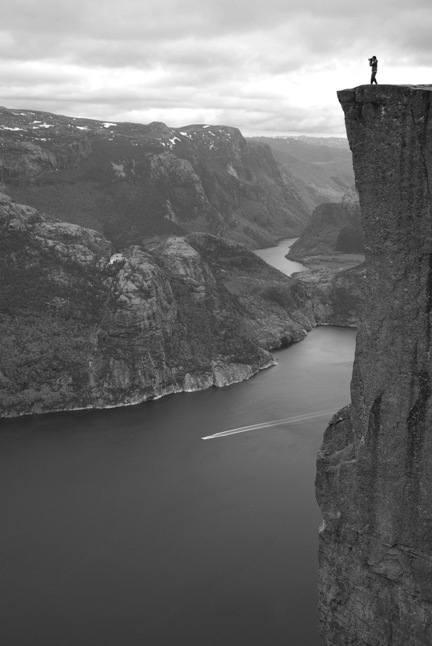 World Beautifull Places: Fjords and the Preikestolen cliff Norway