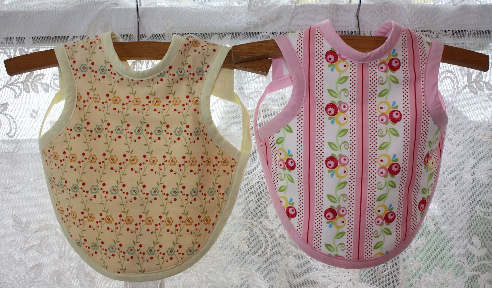 Thimbles, Bobbins, Paper and Ink: Baby bib + apron = Bapron
