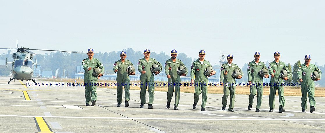 Tarmak007 -- A bold blog on Indian defence: Bareilly AF base gets Dhruv ...