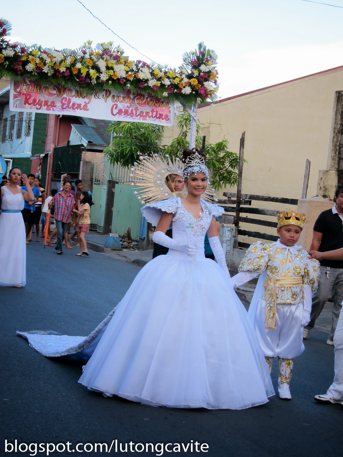 Lutong Cavite : Flores de Mayo y Santacruzan 2014