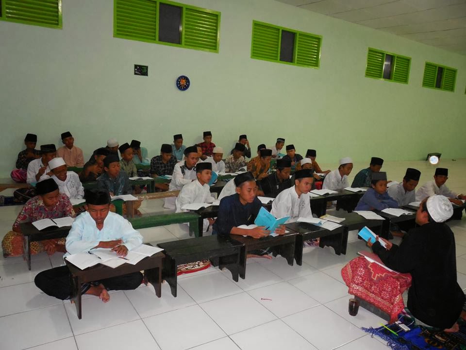 PONDOK PESANTREN SYAFI'I AKROM KOTA PEKALONGAN: PUTRA