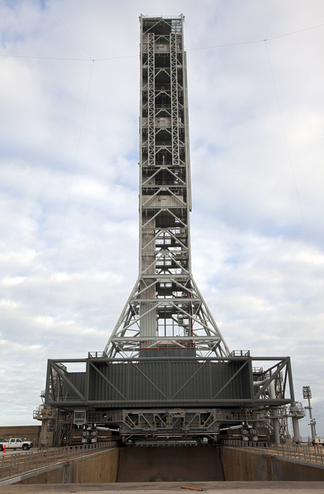 The Klyde Morris Project: SLS Mobile Launcher on the roll