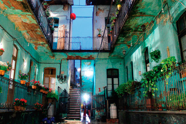 Hablemos de telenovelas: REUTILIZANDO: Una misma vecindad en "Vivir a ...